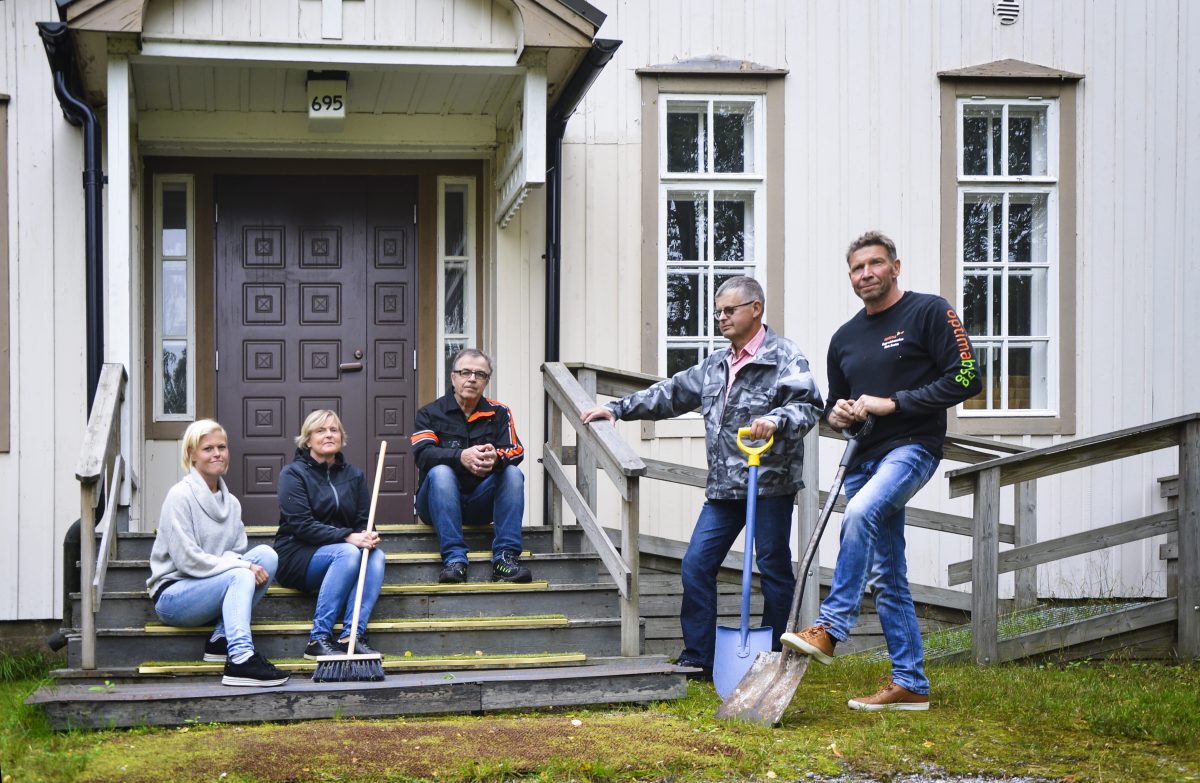 Öjän kyläkirkon talkoolaiset. - Lehteri